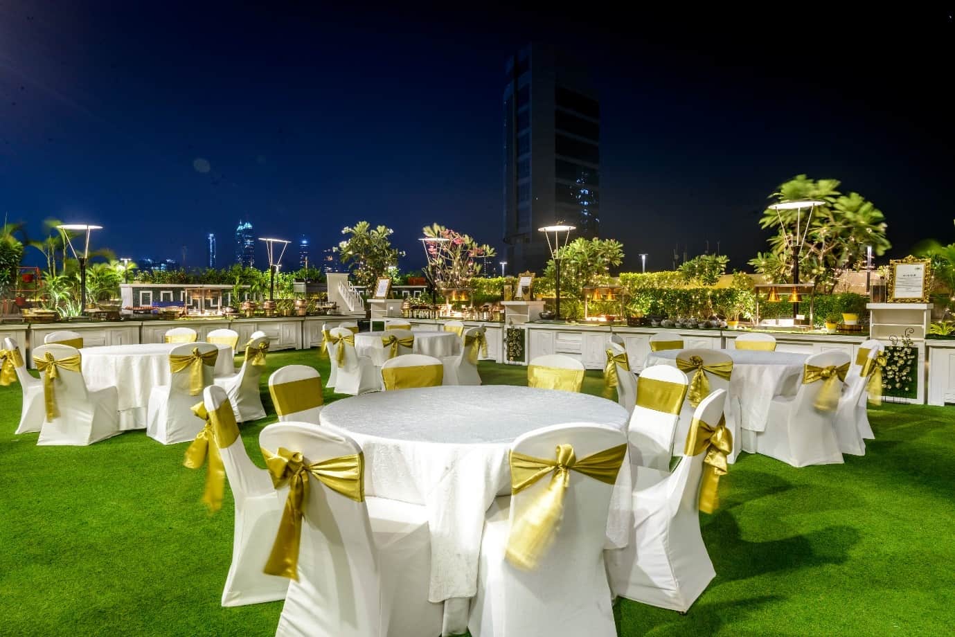 Mastering Theme Integration for Corporate Gatherings